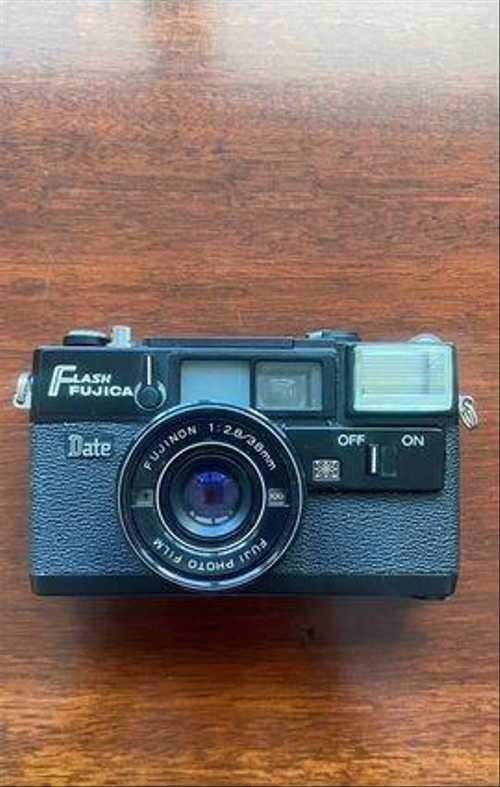 Плёночный фотоаппарат Fujica Flash Date 1975