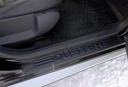 Накладки на передние пороги дверей Renault Duster