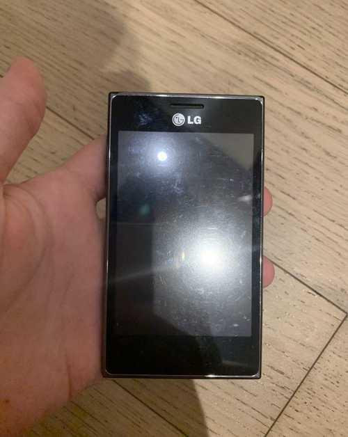 Телефон LG E615