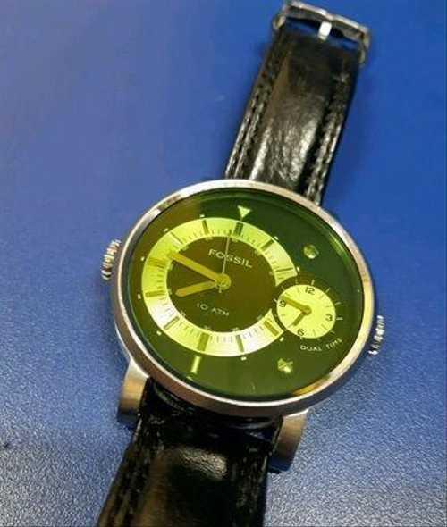 Часы в грине. Часы Zeppelin зеленые. Гринн часы. Baltic Green часы купить.