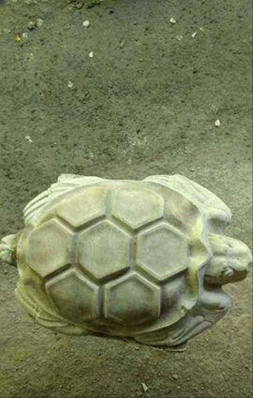 Садовая фигура черепаха из бетона