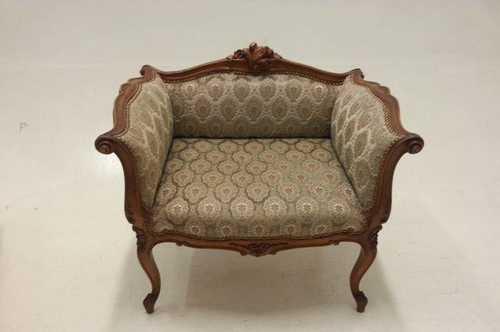 Кресло старинное в стиле рококо