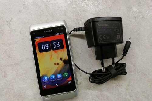 Телефон Nokia N8 серебристый