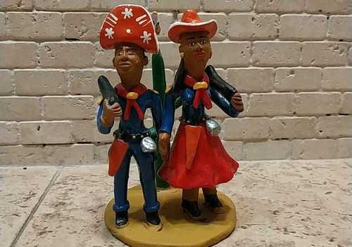 Фигурка глиняная мексиканцы ручной работы. Мексика