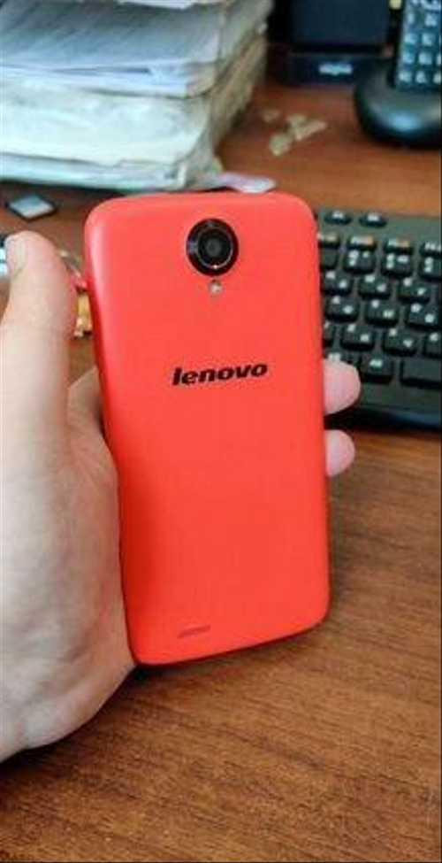 Смартфон Lenovo S820 красный