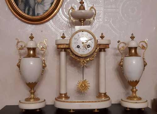 Каминные часы с вазами 19 век