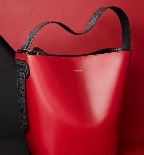 Новая экстравагантная красная сумка