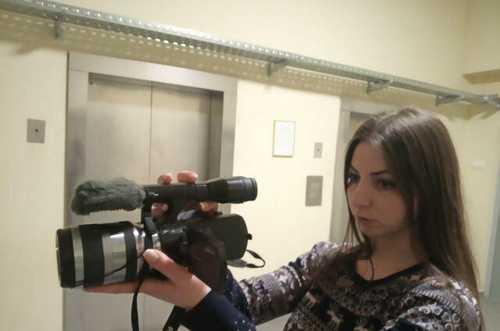 Видеокамера профессиональная Sony NEX-VG10E