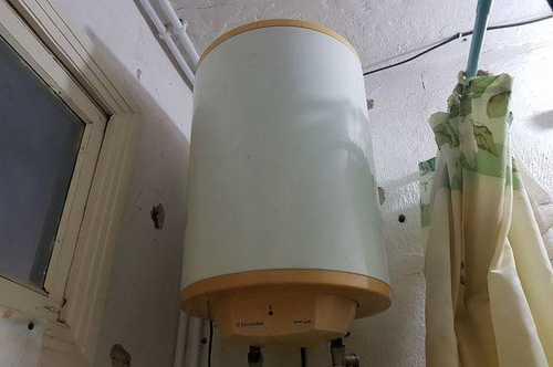 Водонагреватель electrolux ewh 30 eco R