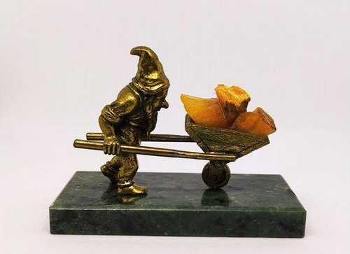Статуэтка гном рудакоп (бронза, янтарь, камень)