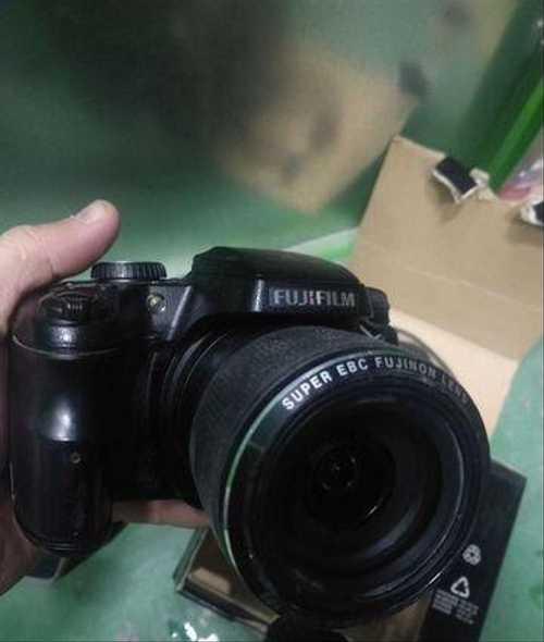 Зеркальный фотоаппарат fujifilm S9800 finepix