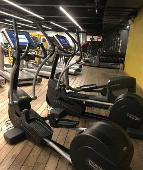 Эллиптический тренажер Technogym