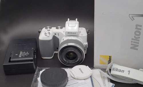 Nikon 1 V2 kit 10-30 /3.5-5.6 VR