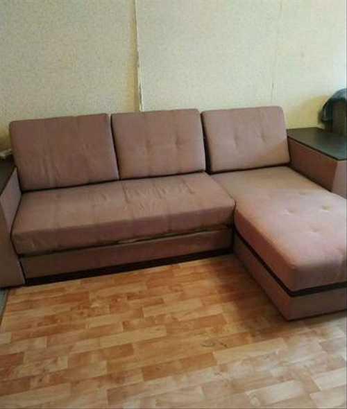 Угловой диван с атоманкой бу