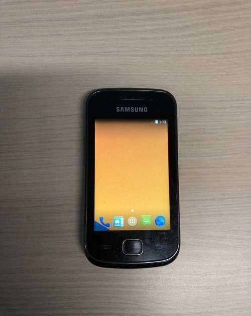 Телефон Samsung Galaxy Gio GT-S5660