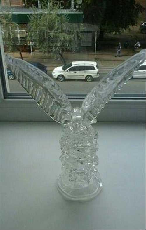 Стеклянная статуэтка " Лебедь "