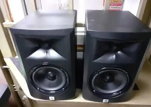 Колонки JBL LSR 305