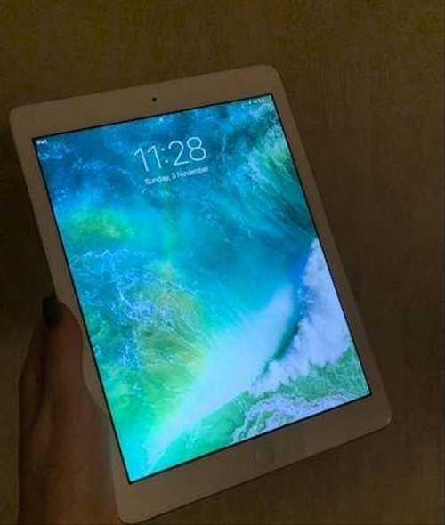 Apple iPad Air 32GB 2015 Wi-Fi - Серебряный айпад