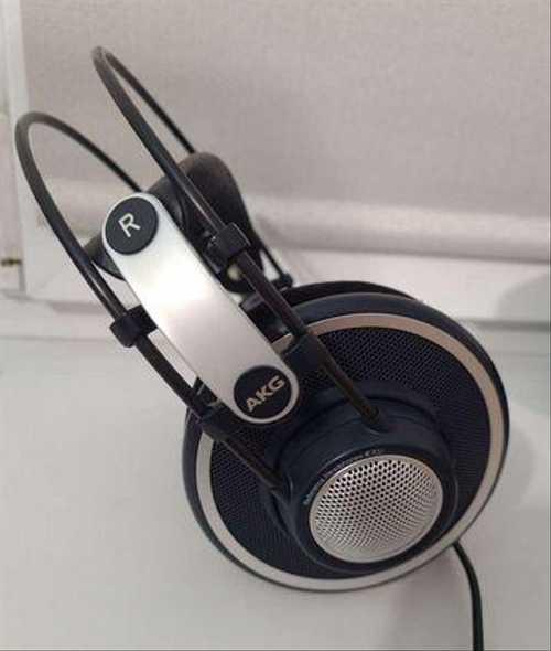 AKG K702