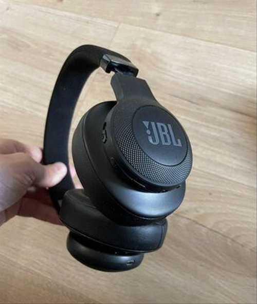 Беспроводные наушники JBL