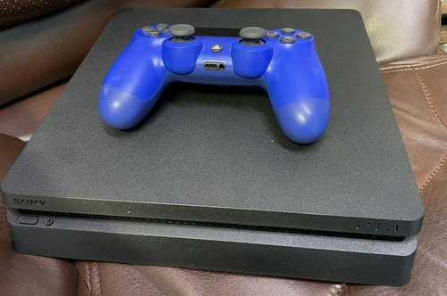 Приставка новосибирск. Sony PLAYSTATION 4 Slim. ПС 4 слим 500. Sony PLAYSTATION 4 Slim 500gb с подставкой. Плойка 4 слим.