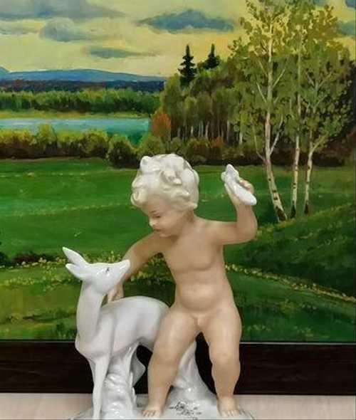 Статуэтка мальчик Путти с олененком
