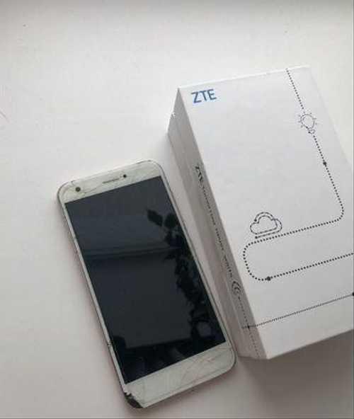 Телефон ZTE