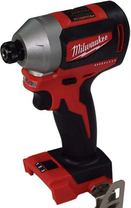 Бесщеточный шуруповерт Milwaukee 2851-20