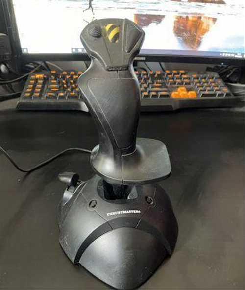 Джойстик thrustmaster