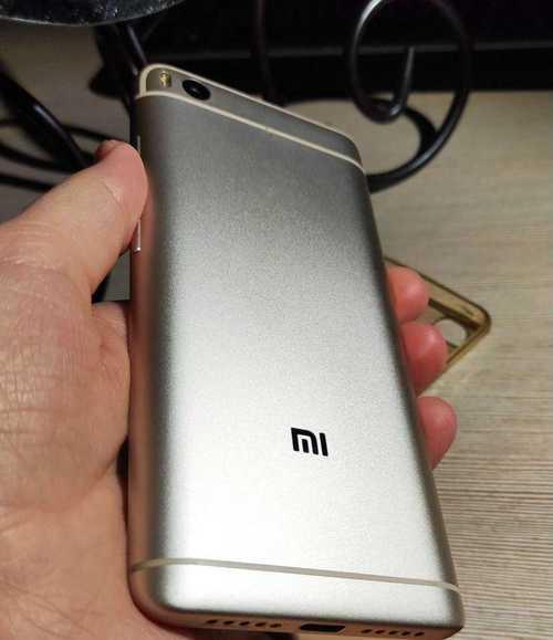 Смартфон Xiaomi Mi5s