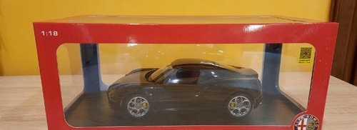 Alfa Romeo 4C год 2013 черный 1:18 autoart