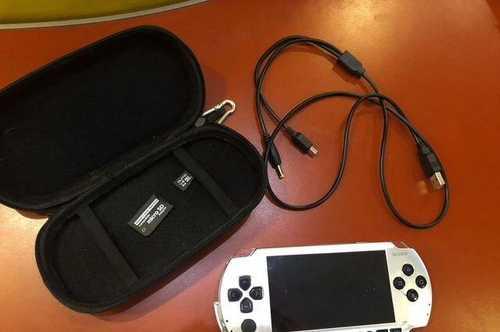 Sony PSP E1006 16Gb Идеал + Чехол + Кабель