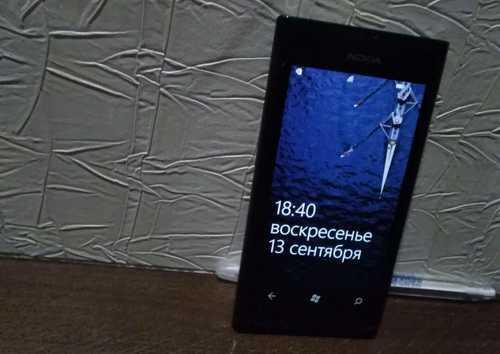 Телефон Nokia люмия 800