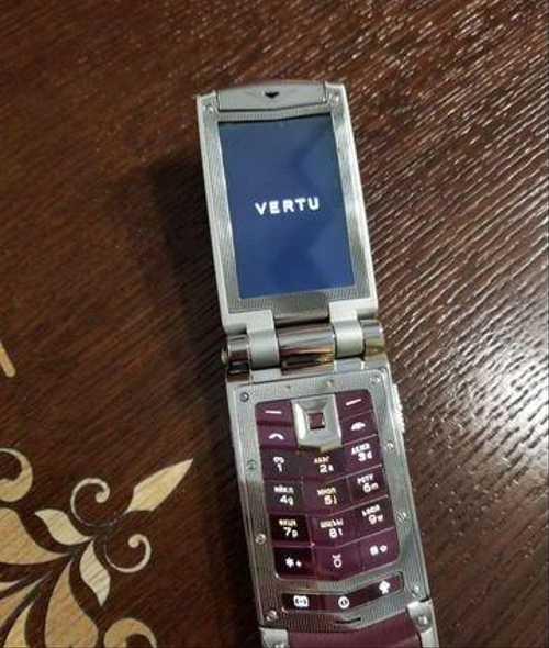 Телефон Vertu Ayxta Plum Sapphire Keys