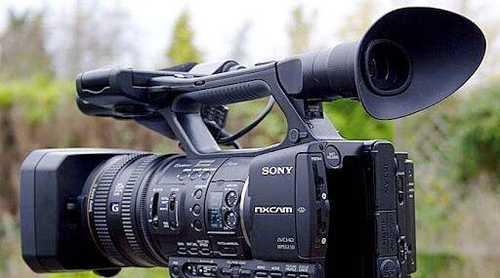 Профессиональная видеокамера Sony HXR-NX5