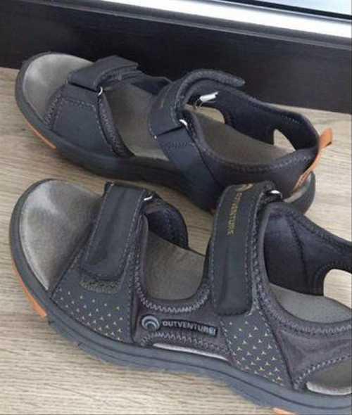 Продам сандали для мальчика