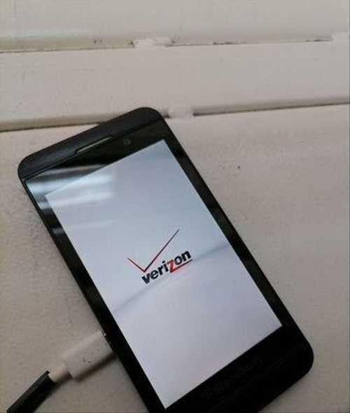 Смартфон BlackBerry Z10 STL100-4