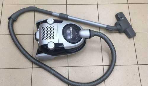Пылесос Electrolux ZAC 6716
