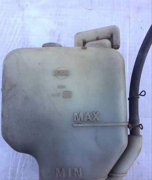 Расширительный бачок Nissan Maxima a32 1996г 3.0 л