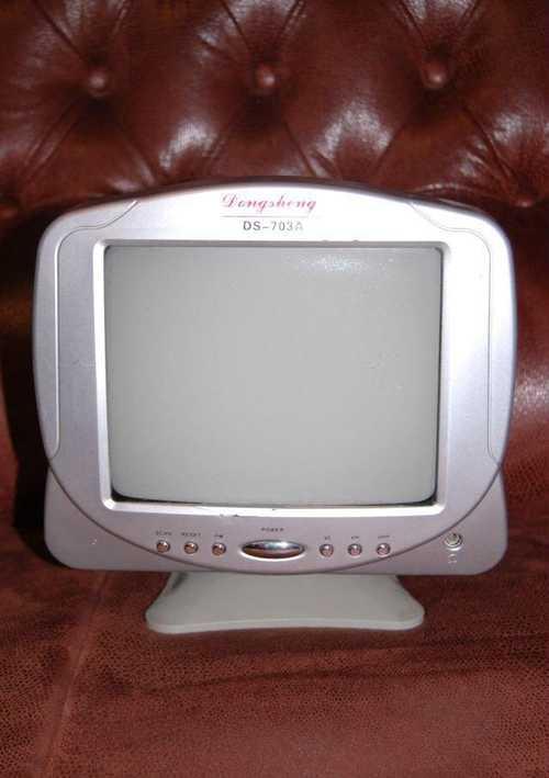 Авито куплю маленький телевизор. Самый маленький телевизор. Старый маленький телевизор. Маленький телевизор старой модели Витек. ТВ Рубин маленький.