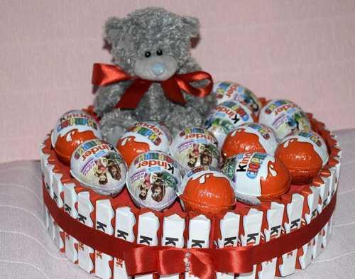 Торт из киндеров с тедди