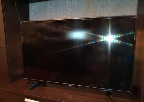 Телевизор LG LH570V