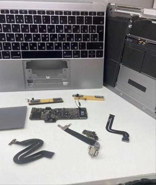 Macbook a1534 2017 года на запчасти