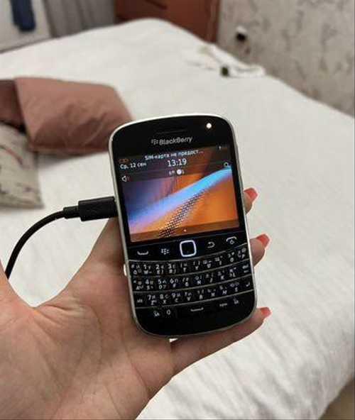 Телефон BlackBerry 9900