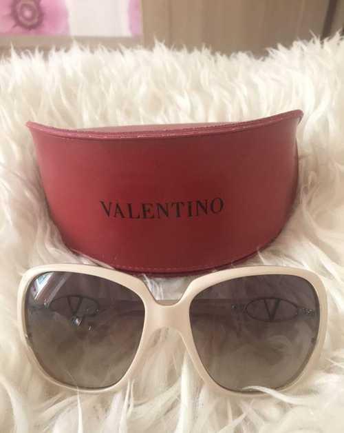 Очки Valentino