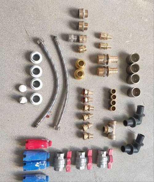 Остатки сантехники, гильзы, переходы