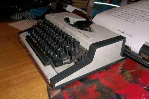 Печатная пишущая машинка. Unis tbm de Luxe (югосла