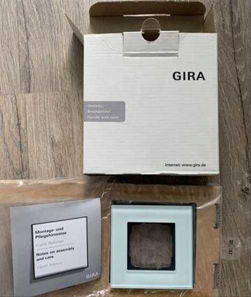 Gira Esprit рамка одинарная стекло салатовое