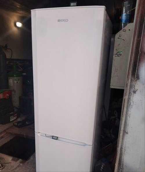 Холодильник Beko cs325020