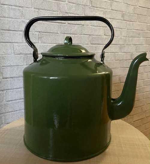 Чайник эмалированный СССР 7 литров. Чайник эмалированный зеленый СССР. Чайник Советский эмалированный. Советский чайник для газовой плиты.